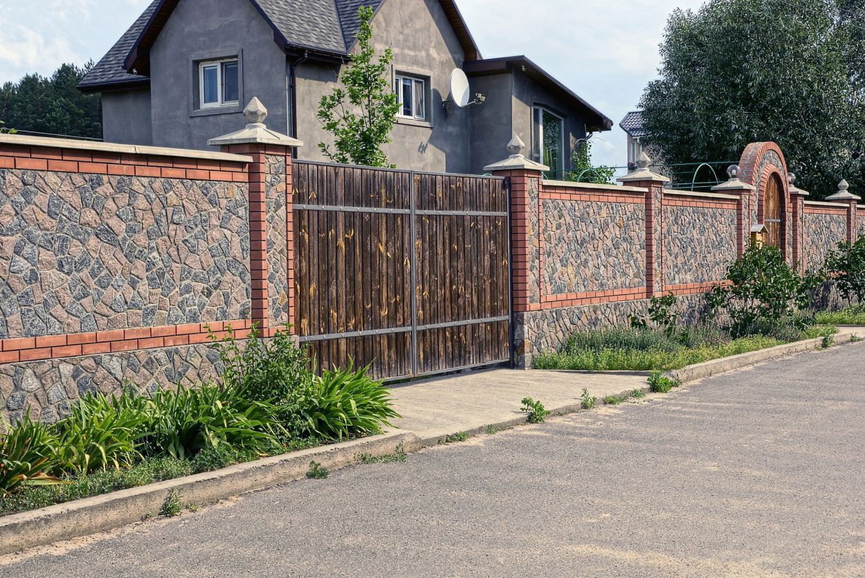 Ako si vybrať správne plotové tvárnice pre váš domov - Tvojnapad.sk